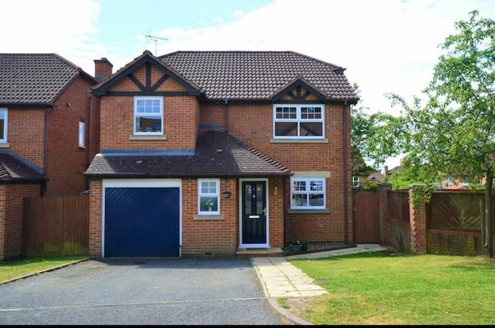 Modern 4 Bed In Leafy Caversham - Reading