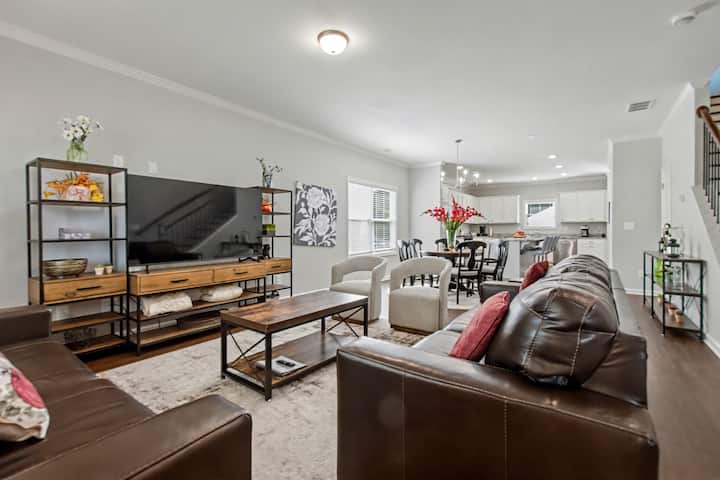 New Marietta 3br | Garage, King Bed & Open Kitchen - Marietta, GA