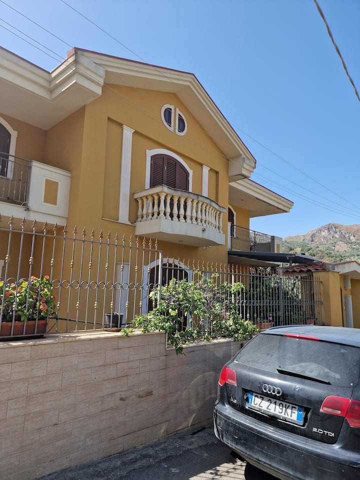 Due Camere Con Bagno E Soggiorno - Furci Siculo