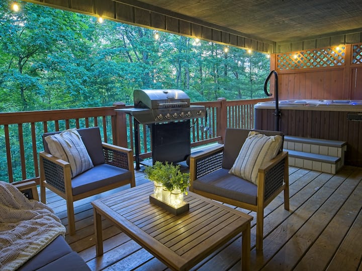 Cabin W/ Hot Tub · Fireplace · Ev Charger - Asheville, NC