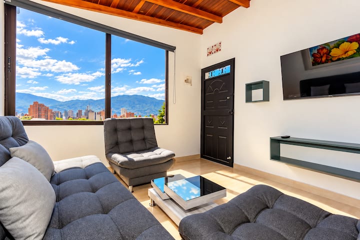 Lovely Flat With Wi-fi, A View And Close To The Metro - Medellín