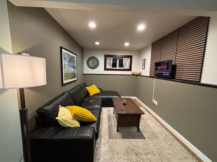 Serene Retreat Suite - Powell River