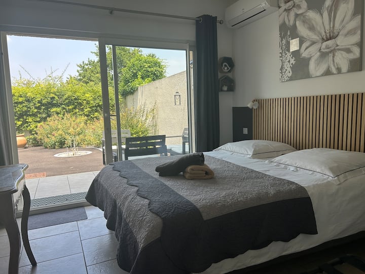 Proche Avignon Studio Avec Parking Fermé Gratuit - Entraigues-sur-la-Sorgue