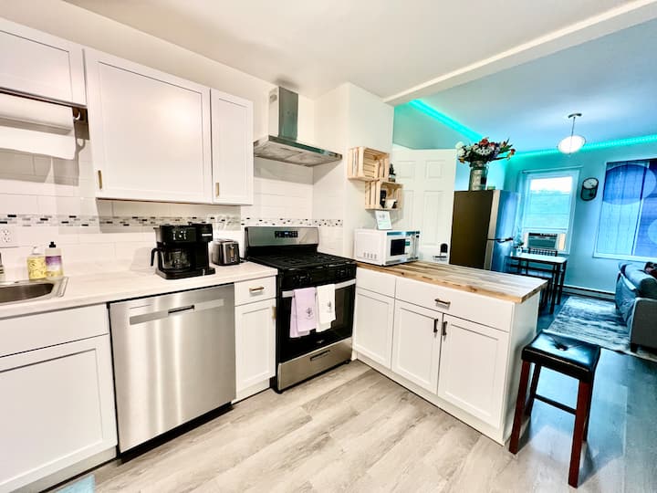 Beautiful Downtown Apartment - Schenectady, NY