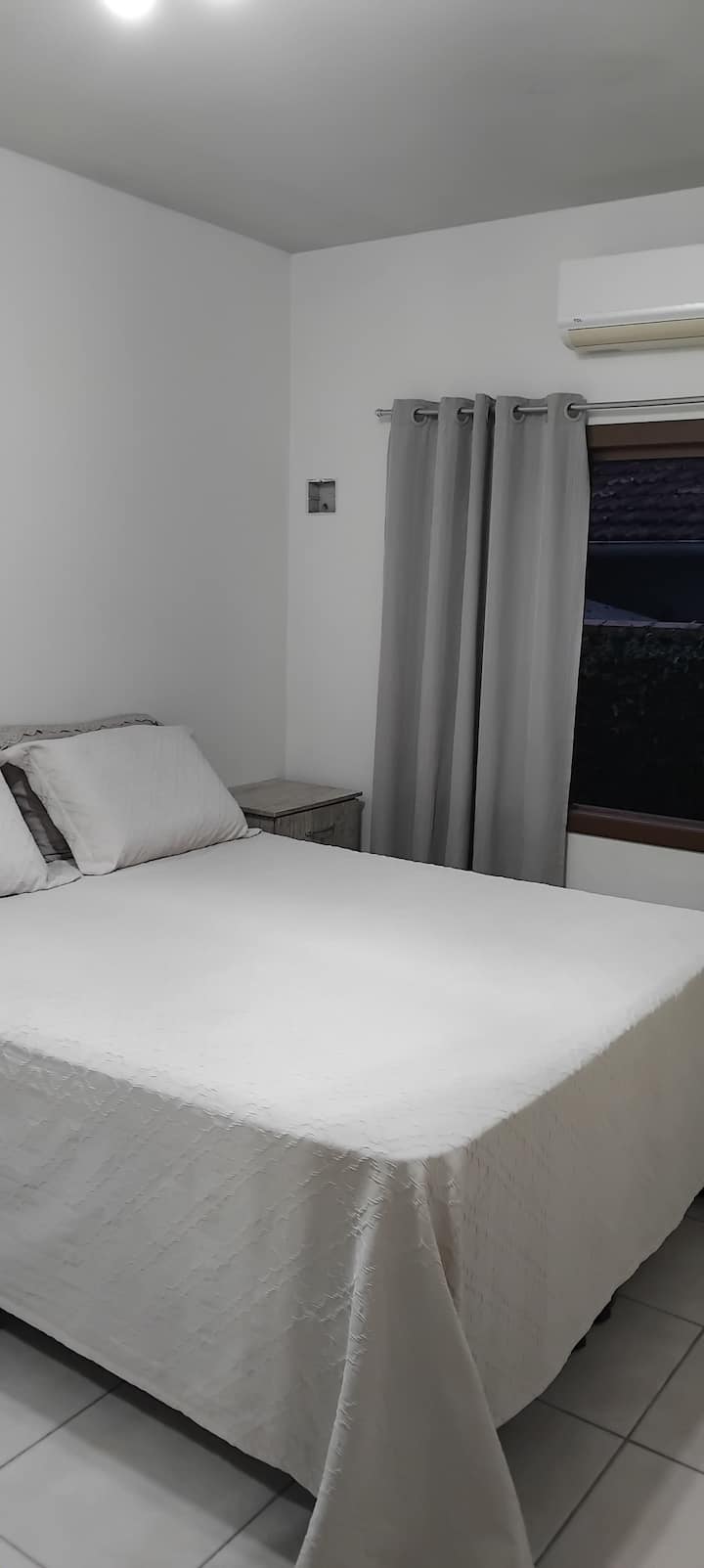 Quarto Para Mulheres Ou Casais - Joinville