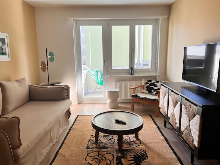 Oerlikon Train Station Near: 1br Balcony Apartment - スイス チューリッヒ