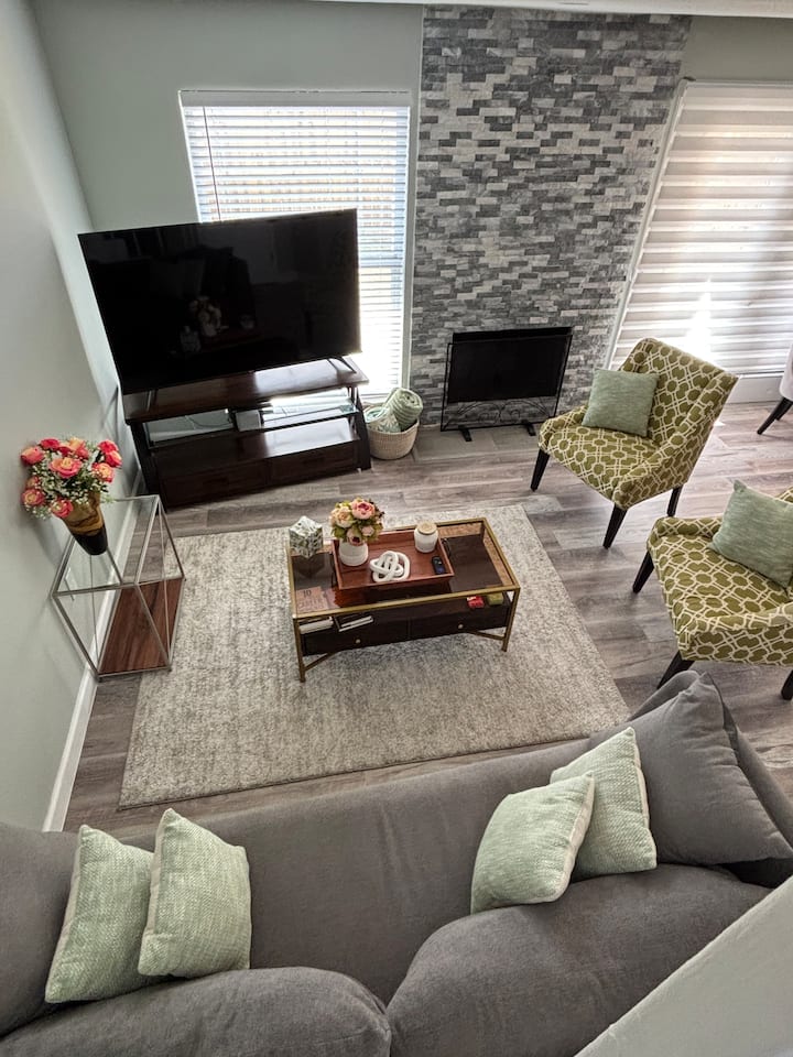 Freshly Renovated 3 Bedroom Town House - Garland, TX