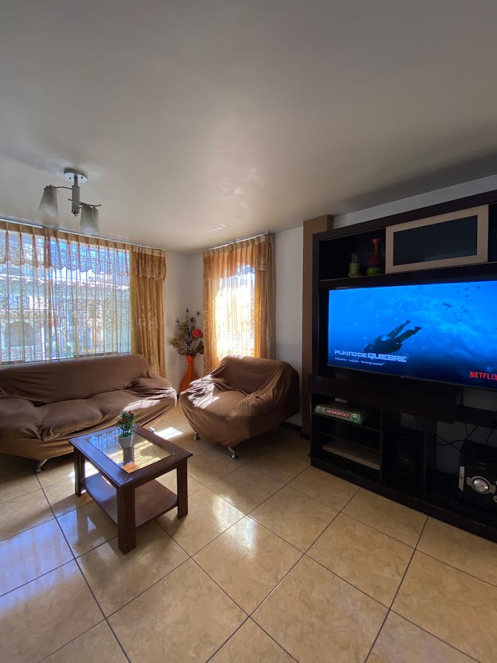 Casa Acogedora De Estilo Clásico - Arequipa