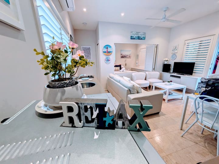 Beach Adjacent Apartment - Bluevista - Port Stephens