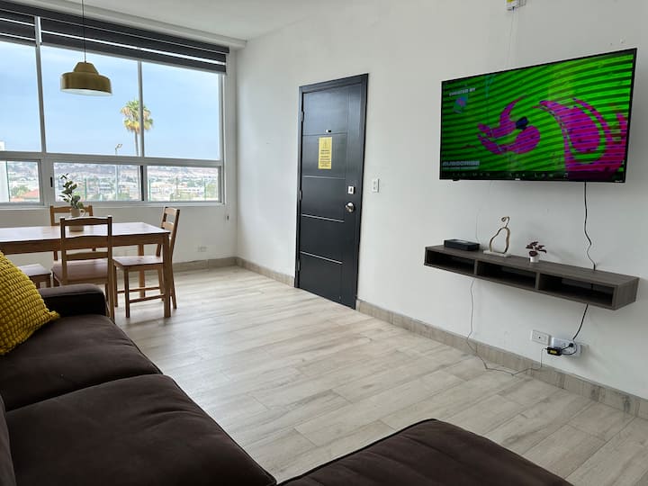 Patio, Large Sofa, 10 Min Airport, Gated Parking - Tijuana