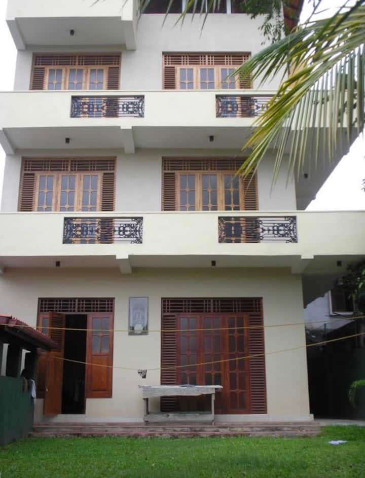Holiday Getaway Villa Colombo - Colombo
