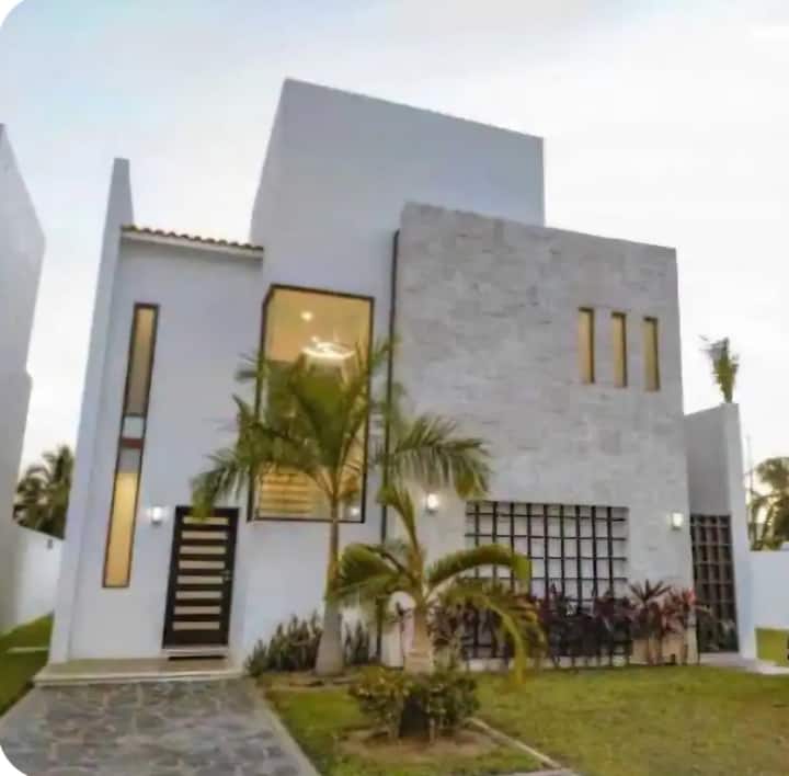 Hermosa Villa En La Zona Diamante - Acapulco