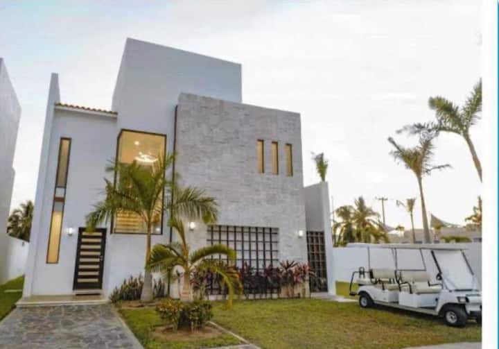 Hermosa Villa En La Zona Diamante - Acapulco