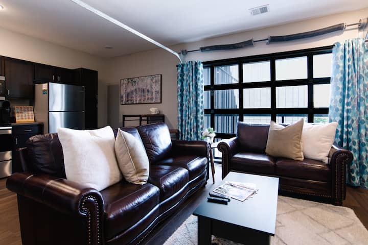 Loft 309- Charming Jr 1 Br Condo - Lawrence, KS