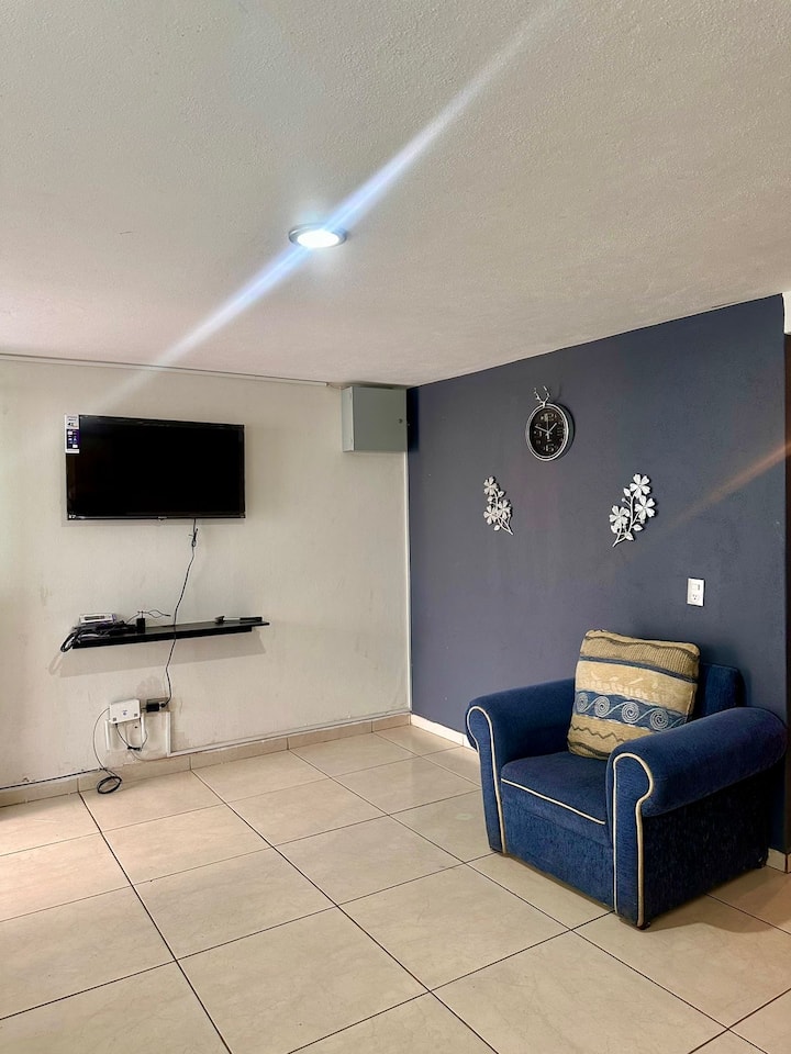 Hermosa Casa De 2 Pisos Con Jacuzzi - Morelia