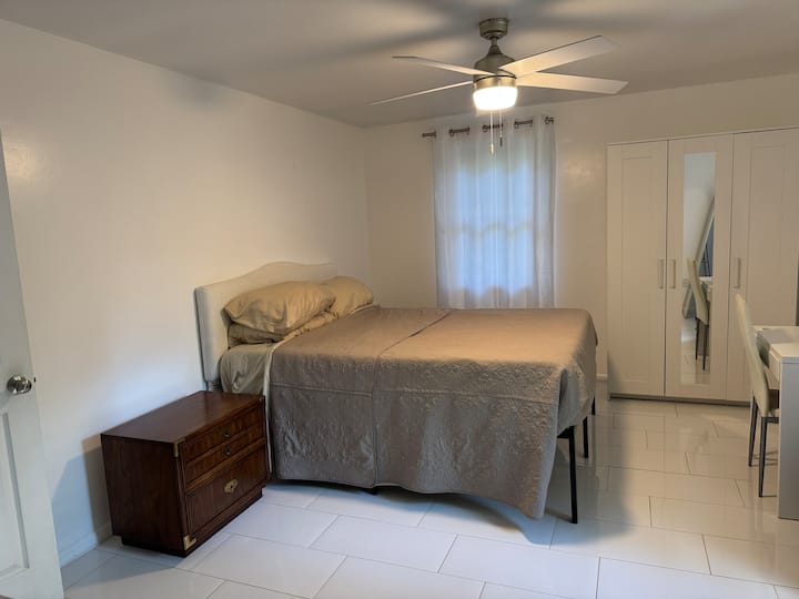 Two Bedroom One Bathroom - Lusby, MD