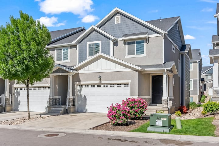 Convenient Townhome - Lehi, UT