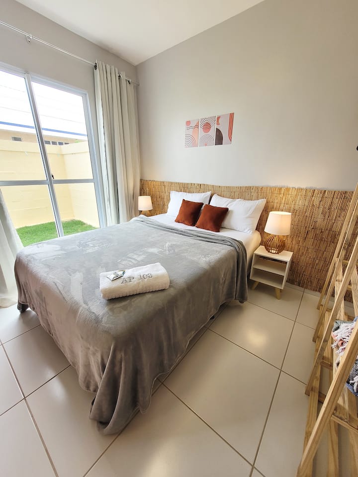 Apto Térreo Com Quintal E Rede Prox A Shopping - Vitória da Conquista