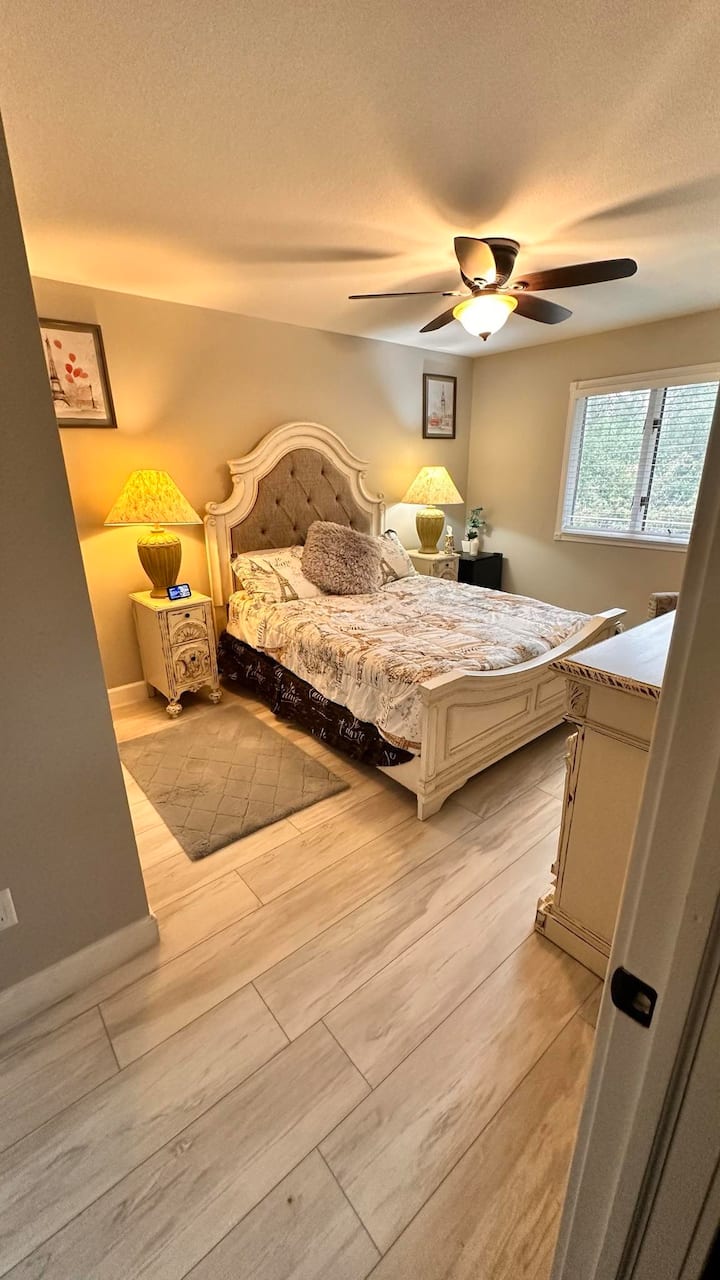 Cozy Rom In A Beautiful Home! - Springfield