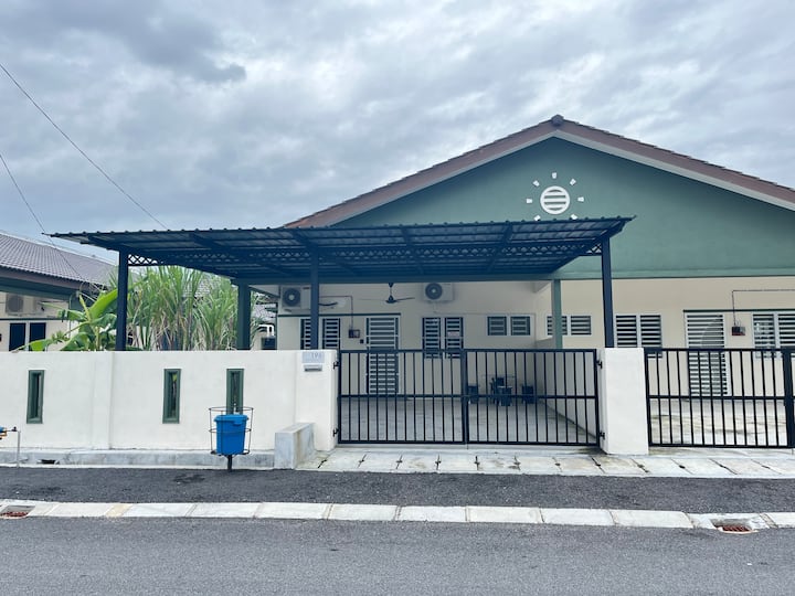 Tokdad's Homestay - Seri Iskandar