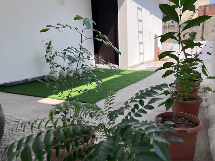 Abode In Ancient Mehrauli -3 Kms To Iit - Delhi