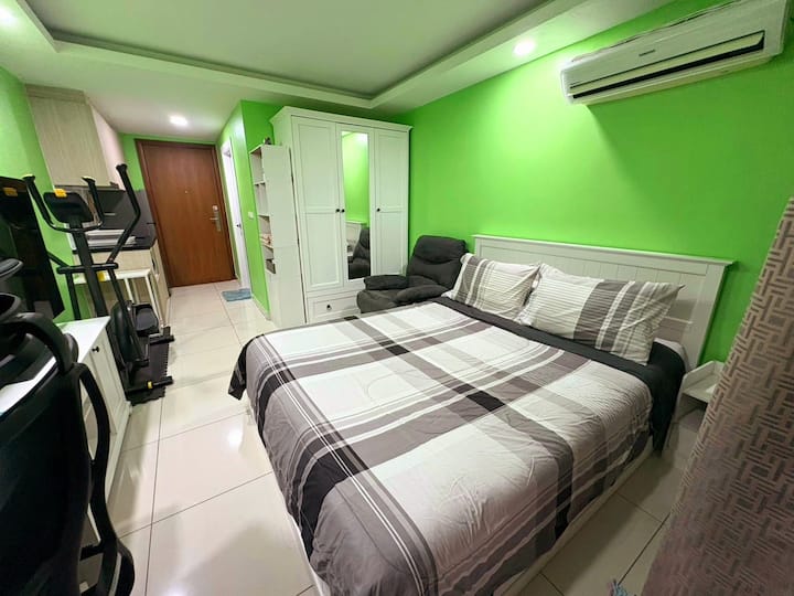 Modern Pratumnak Studio Condo - Pattaya City