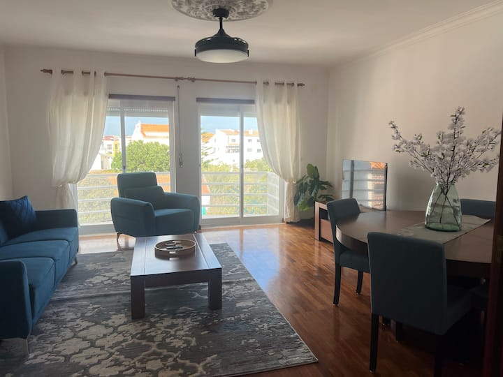 Labela Vida Guest House, 3 Bedroom, 500mt To Beach - Peniche