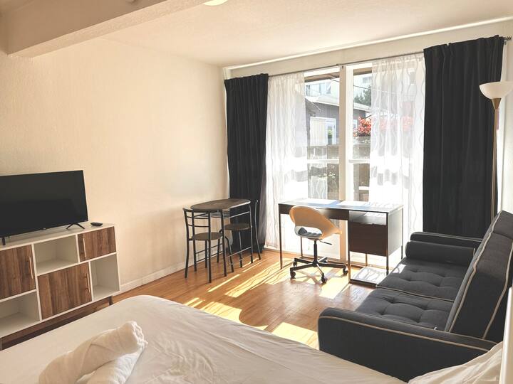 Spacious Room, Close To Cal (C2) - Oakland, CA
