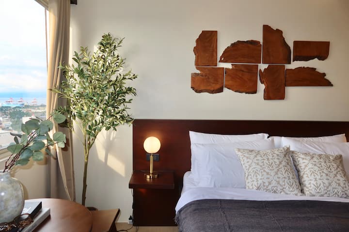 Modern Luxury Studio - City View - Cagayan de Oro