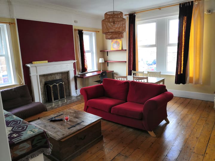 Light, Spacious 1 Bedroom (+Extra Sofa Bed) Flat - Aeropuerto de Exeter (EXT)