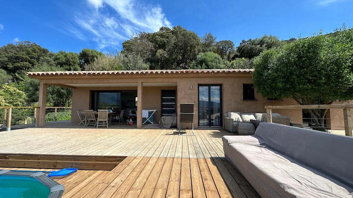 Villa 4 Chambres
Piscine Et Vue Dégagée - Figari