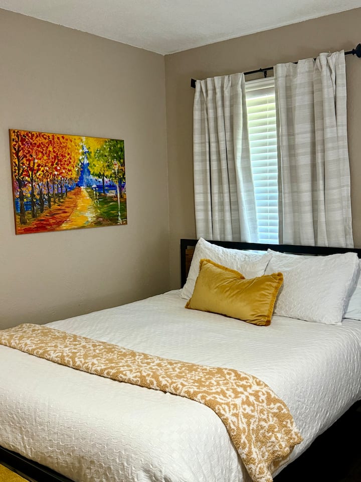 Gainesville Getaway
Quiet Retreat Close To Winstar - Gainesville, TX