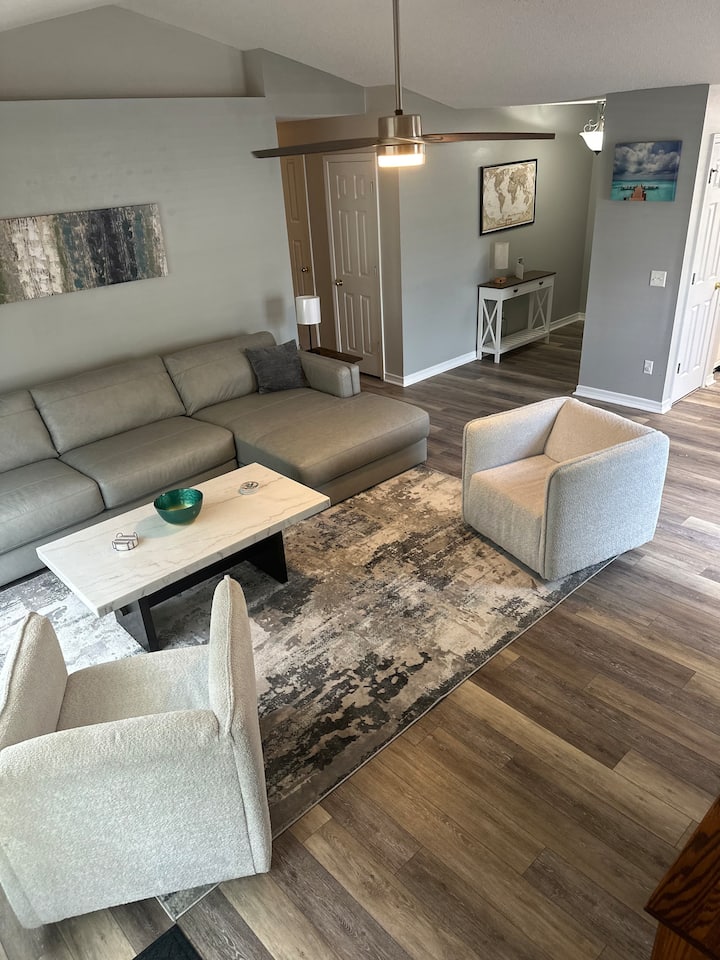 The Crestview Beach House - Crestview, FL