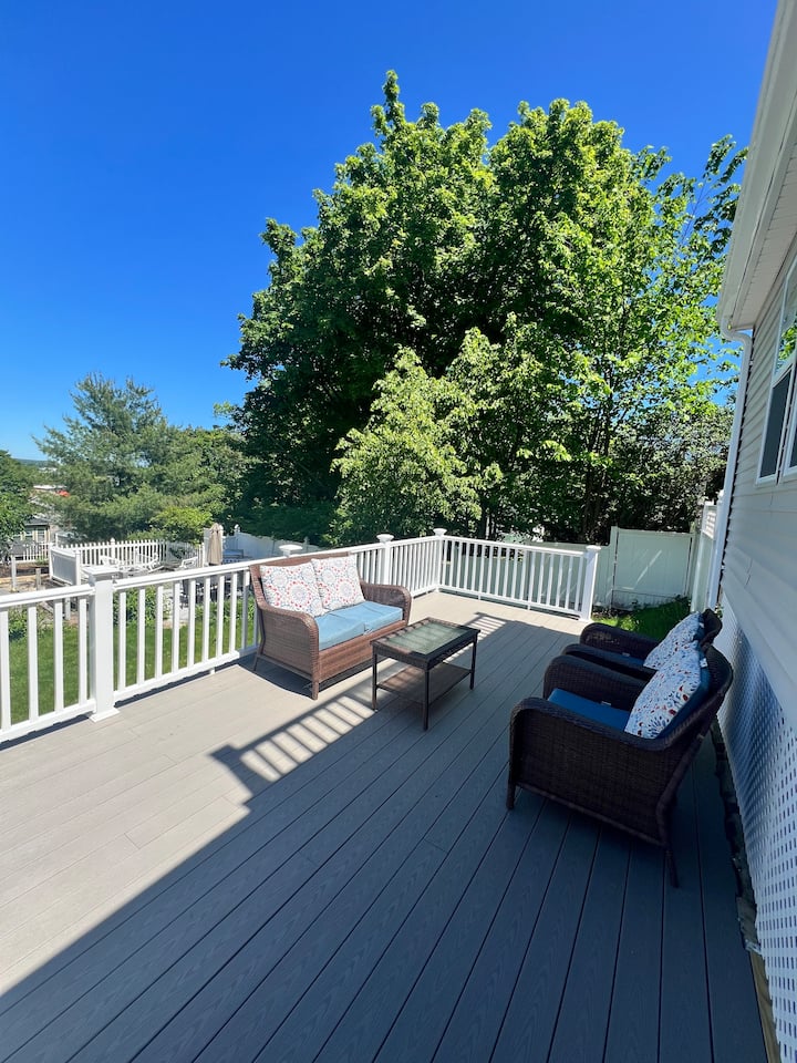 Salem Gem: Home Away From Home With Yard! - Salem, MA