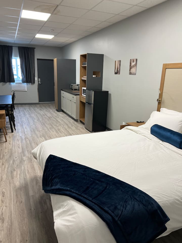 Brand New Inn On 3rd Suite 7 - Medicine Hat
