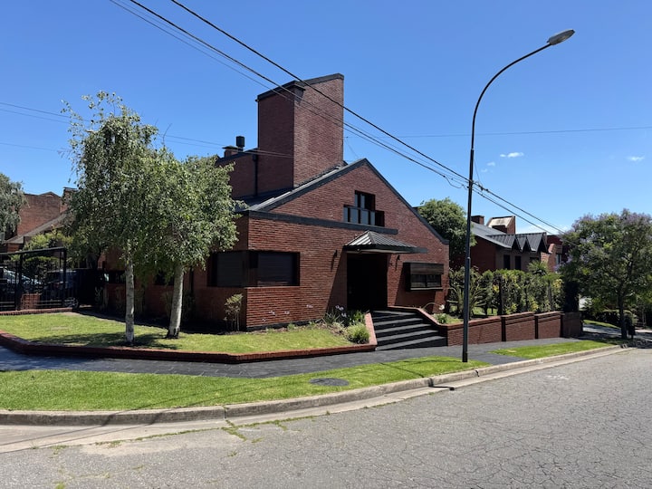 Casa Bronar | Amplia, Cómoda Y Familiar - Mar del Plata