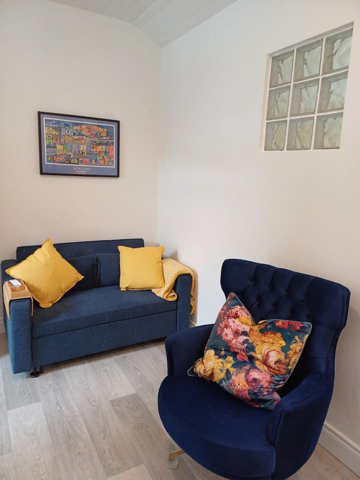 Cosy S/c Apartment With Full Kitchen &Free Parking - Athlone