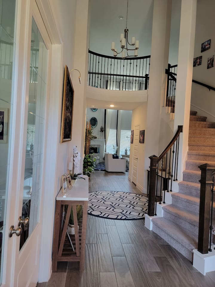 Luxurious 5-bedroom Retreat - Richmond, TX