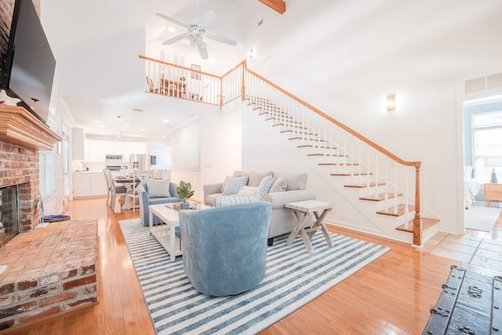 Porch Swing, Walk To Village & Mallery Park - Brunswick, GA