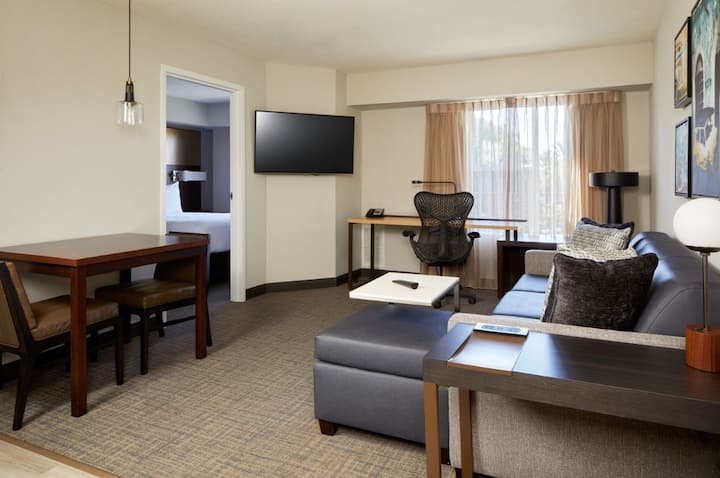 Carlsbad 3-units W/ Parking - Carlsbad, CA