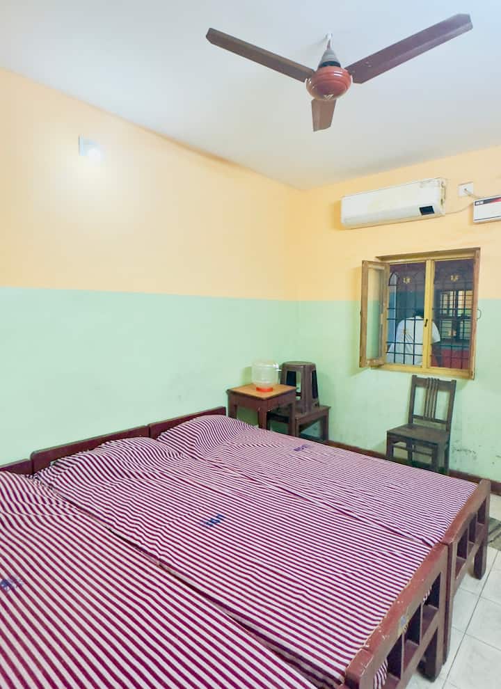Triple Bedroom In First Floor At Vellore - Vellore