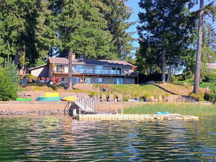 "Lakehouse Too". 
Private Lakefront Retreat - Shelton, WA