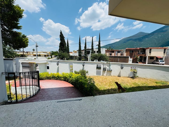 Céntrica Y Espaciosa Residencia Hasta Para 30! - Monterrey