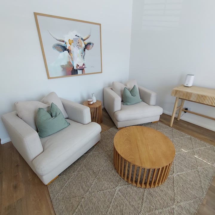 Large Coastal Home | W/pool | Walk To Beach/shops - Wollongong
