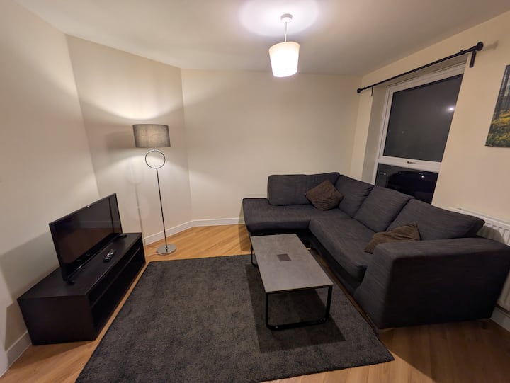 Comfortable 2br Appt + Ensuite In Croydon, London - Sutton Court