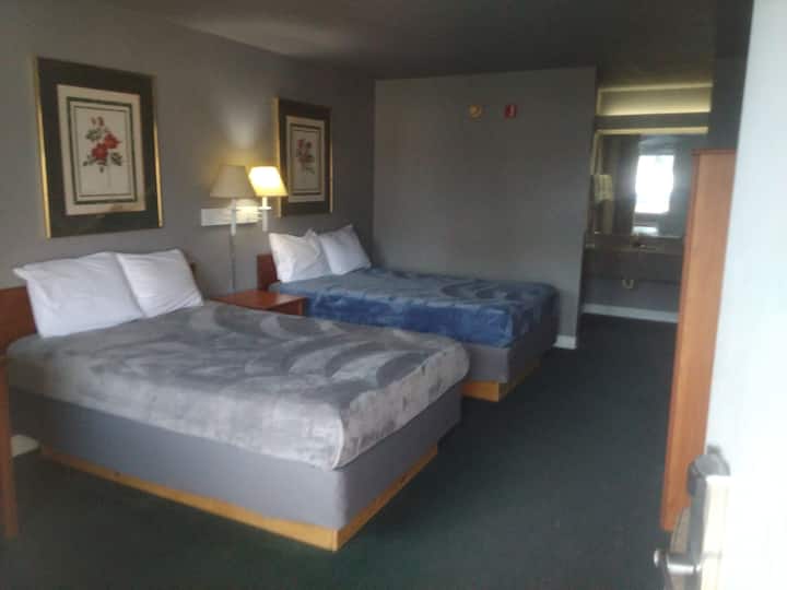 King Bed Hotel Studio 109 - Livingston, TX