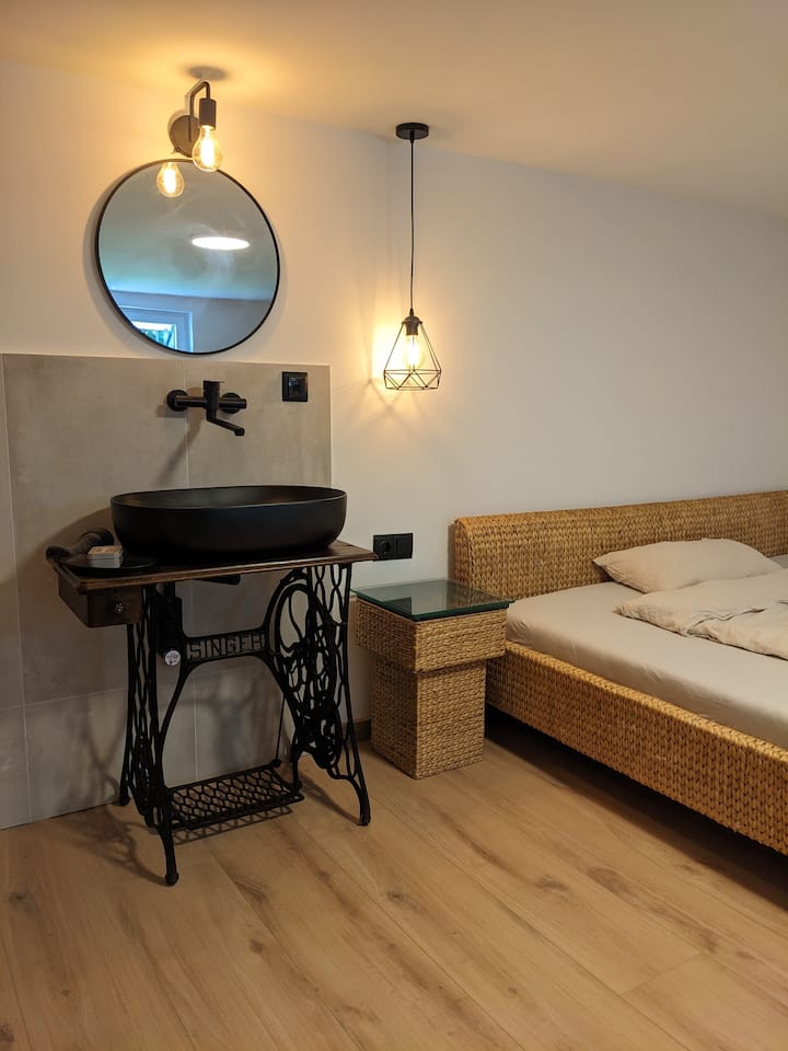 2 Schöne Zimmer Im Souterrain - Springe