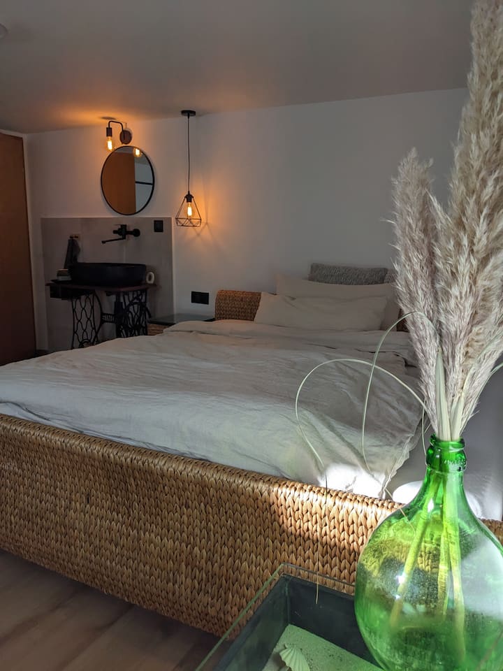 2 Schöne Zimmer Im Souterrain - Springe