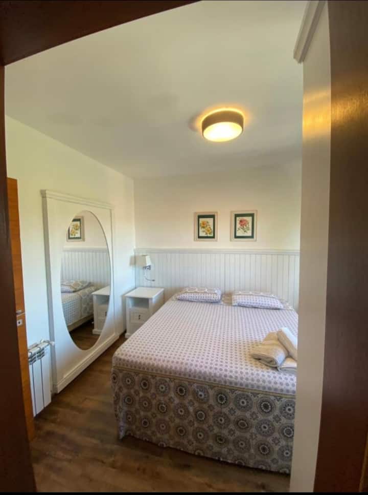 Apt Com Duas Suítes A 280 Metros Da Rua Coberta - Gramado