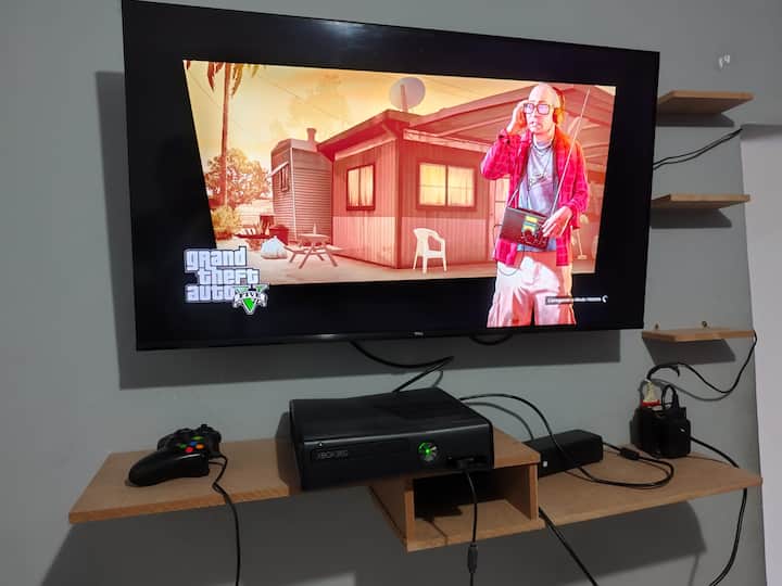 Casa Cinza Simples No Centro Da Cidade. - Vitória da Conquista